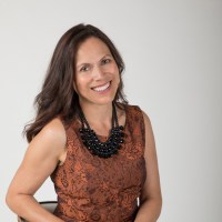 Deborah Wai Kapohe – Opera Singer, Guitarist and Singing Teacher